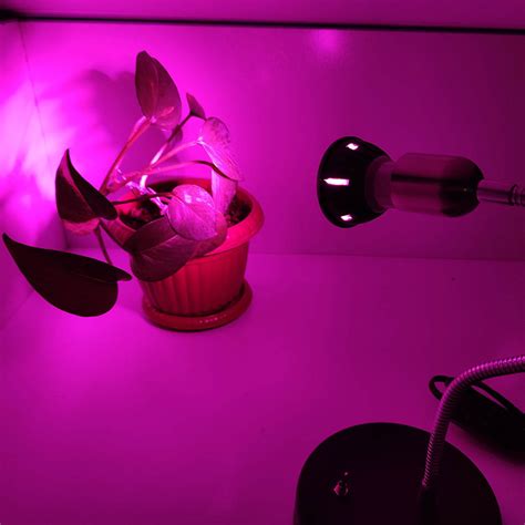 قیمت و خرید چراغ رشد گیاه 3 وات مدل رومیزی فلزی طرح فول اسپکتروم پایه