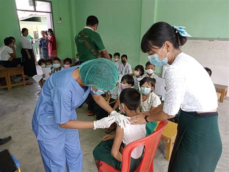 ဆိပ်ကြီး ခနောင်တိုမြို့နယ်၌ အသက် ၅ နှစ်မှ ၁၂ အရွယ် ကျောင်းသား၊ ကျောင