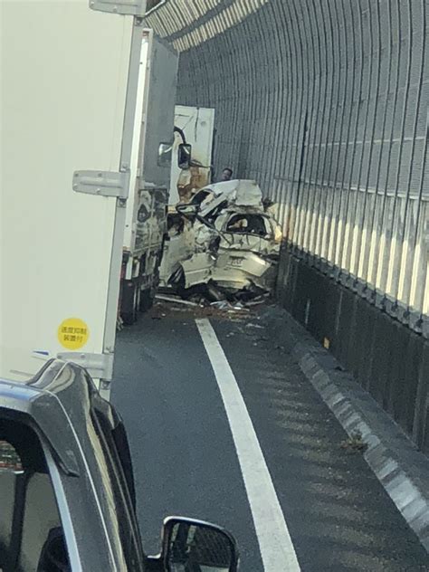 事故圏央道外回り あきる野周辺で多重事故 車が複数大破している模様 渋滞 まとめダネ
