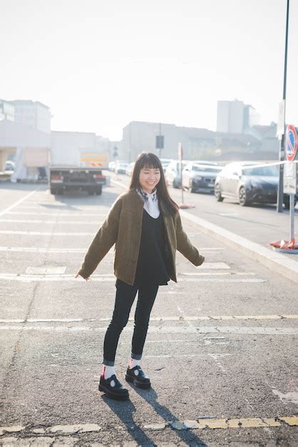 Premium Photo Young Beautiful Asian Hipster Woman