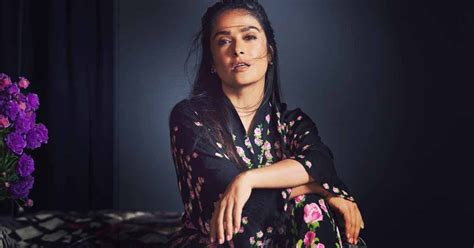 Salma Hayek Once Wore A Grey Cleavge Popping Gown With A Metallic Bra