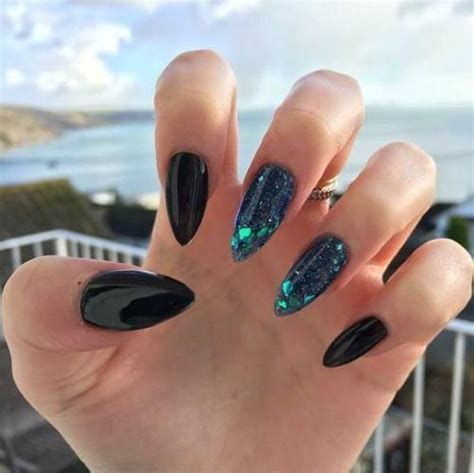 15 Diseños De Uñas De Almendra Que Necesitas Probar Ahora