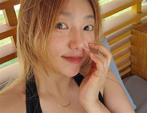 배우 이채영 가슴 몸매 후방주의 꾸르