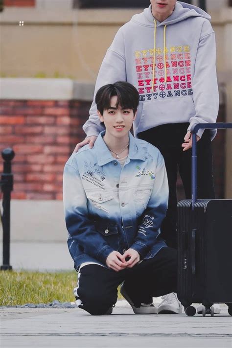 Ghim Của Titymitbsyyy Trên Ngụy Hồng Vũ Wei Hongyu Why Người Nổi Tiếng