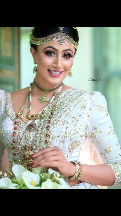 එයාට ගැලෙපනම සාරි විලාසිතාව🙂😍මොකක්ද Srilankan Models Srilanka Models Youtube