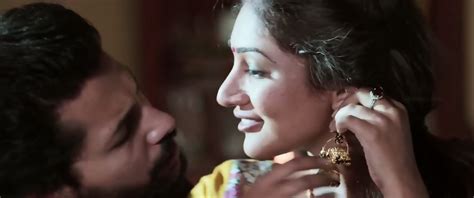 Oviya Hot Liplock 💋💋💋 Eporner