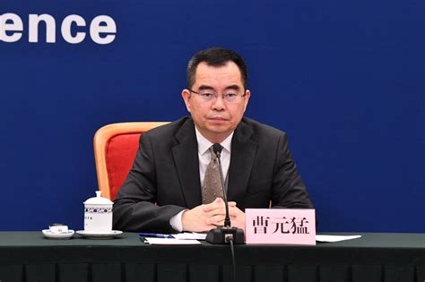 推进海南全面深化改革开放领导小组办公室综合组副组长黄微波 国家发展和改革委员会