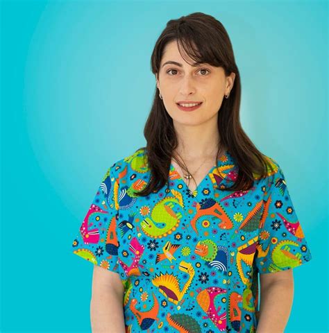 ექიმი სტომატოლოგი კატო მუჯირი • Dr Kato Mujiri Batumi