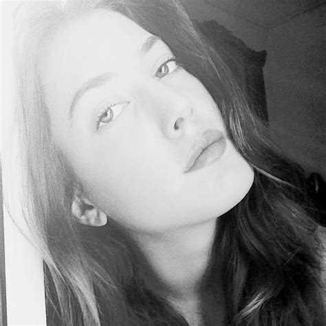 მაკა ასათიანის ულამაზესი დისშვილი რომლის ფოტოებმაც სოციალური ქსელი დაიპყრო ფოტოკოლაჟი კვირა