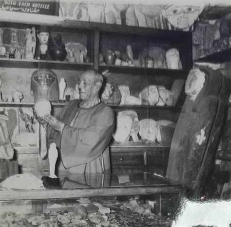 بوابة روز اليوسف صور نادرة لمحل بيع الآثار المصرية الأصلية في الستينيات