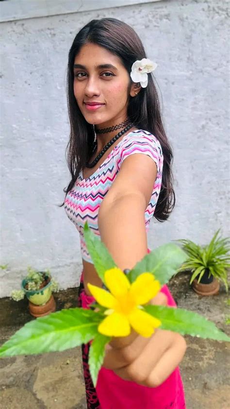 නිලියන්ට අතේ ගහමු Added A New Photo නිලියන්ට අතේ ගහමු