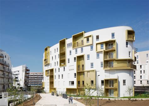 War Site Hosts Block Of Flats By Guérin And Pedroza Architects