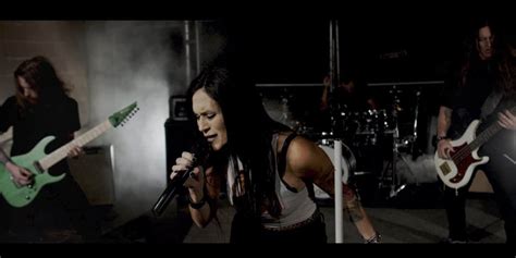 Magg Dylan Reveal Naked Alone In The Tub Music Video • Eclipse