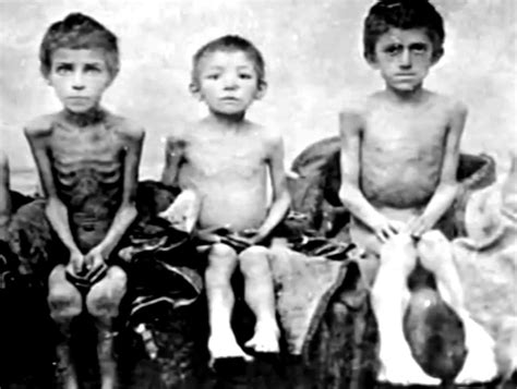 ФОТОФАКТ український художник за допомогою ШІ створив портрет королеви Франції Анни Останні