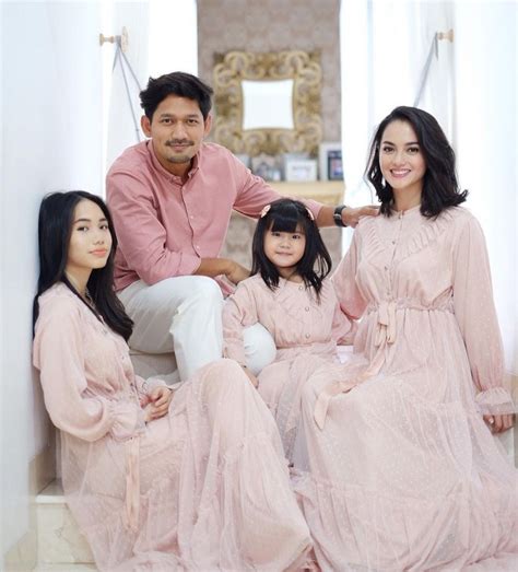 Ririn Ekawati Pose Bareng Putri Pertama Warganet Kayak Kakak Adik