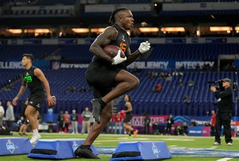 Steelers Hc Mike Tomlin Breaks Down Rookie Rb Kaleb Johnsons Fit In