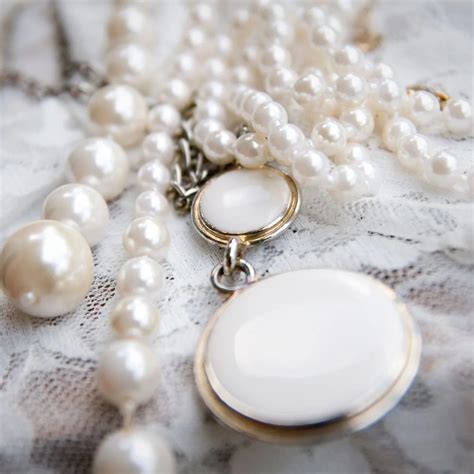 Shining Sustainably The Allure Of Vintage Jewellery — A Sustainable Closet