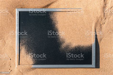 해안 배경에 먼지 힙 해변 질감 검은 색으로 고립 된 사막 모래더미 여름 방학 과 비즈니스 여행 개념의 공간을 복사합니다 강에 대한 스톡 사진 및 기타 이미지 Istock