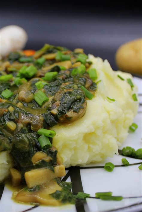 Vegan Mashed Potatoes With Mushroom And Spinach Gravy Bunny Mommy Cooks
