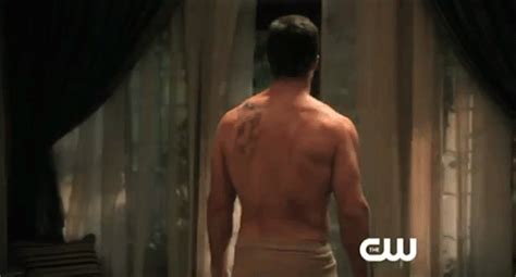 Arrow Oliver Queen Arrow Stephen Amell Stephen Doesn T Need Any Tips From Me He S Going