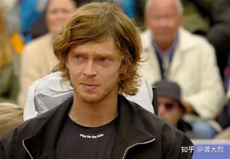 翻译：卢布列夫：恭喜！一箭双雕！打进维也纳8强直通都灵atp年终总决赛 知乎