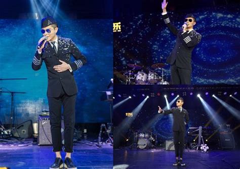 刘德华模仿秀总决赛 12个德华模秀 超级模秀德华 大山谷图库