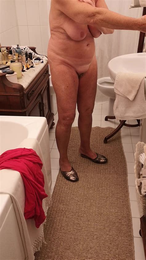 Mia Moglie Tutta Nuda Amaporn