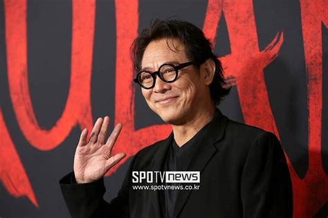 中 퇴출설 이연걸 62살에 무협영화 주연 컴백 14년 만