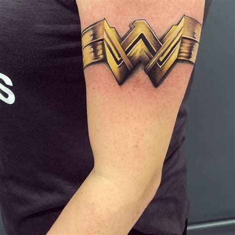 Tatouage Symbole De Wonder Woman