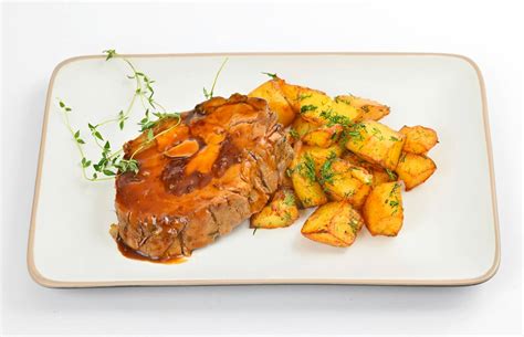 Шпикован врат Доставка на храна Основни Ястия от свинско мес