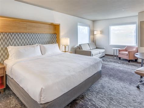 Hotels Near Bellingham Airport Holiday Inn And Suites Bellingham