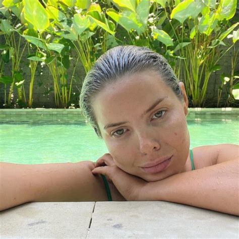 Hard Hats At The Ready Mafs Olivia Frazer May Be Joining The Block With Her Brother