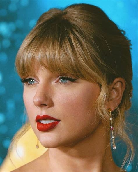 Pin By Sarah On Taylor Swift Taylor Swift Videos Taylor Swift Hot Taylor Swift Fan Club