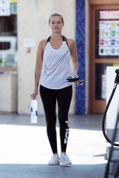 Margot Robbie In Workout Gear Heads To The Gym In Los Angeles 0609