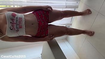 Marido Assiste Netflix Enquanto Comedor Fode A Esposa Dele Xnxx Com