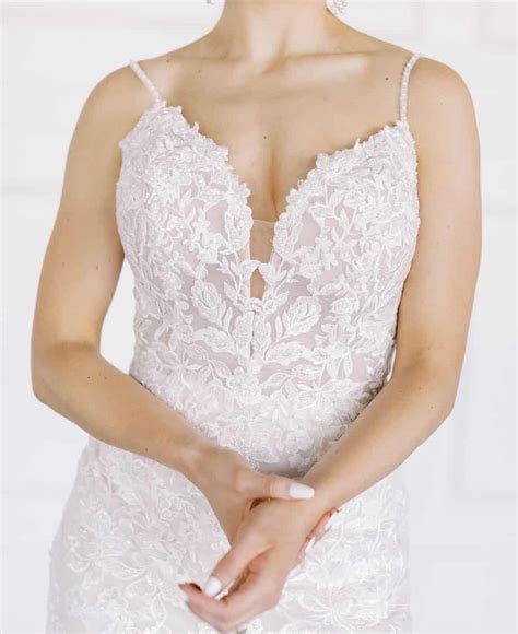 11 Different Types Of Lace Explained Savvy Bridal