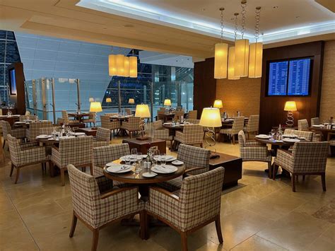 Review Emirates First Class Lounge Dubai Airport Dxb One Mile At A