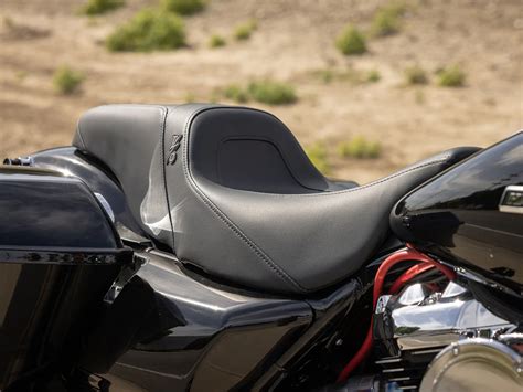 Saddlemen Seats Thrashin X Saddlemen Step Up Smooth Dual Seat Fits