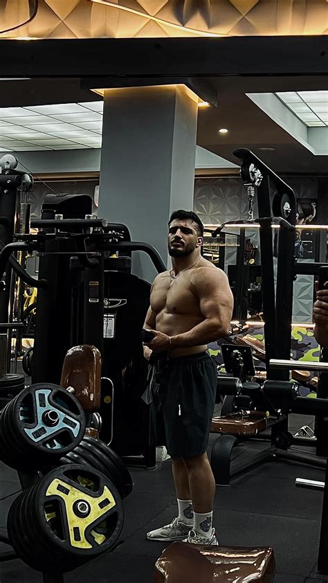 ‎pedramانگیزشیبدنسازی‎ ‎برادر انگیزه‌ی پیدا کرده بود