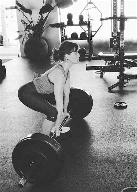 Alison Brie Workout Routine For Glow Healthy Celeb