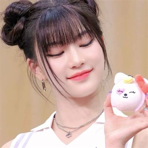 Pin Van Eve Op Chaeyon