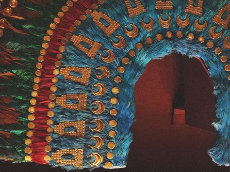 ¿por Qué El Penacho De Moctezuma No Está En México Architectural