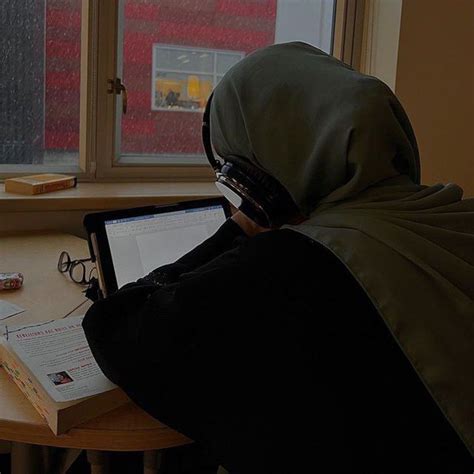 Pin By Kurd4 On کچی حیجاب Muslimah Aesthetic Muslim Couple