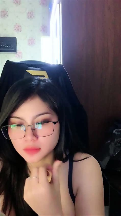 Bokong Mulus Baby Fe Cantik