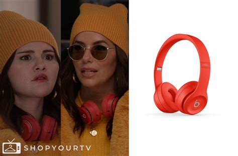 Only Murders In The Building Season 4 Episode 5 Mabels Red Headphones