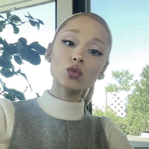 Ariana Grande On Instagram Ariana Grande Ariana Grande Selfie Ariana