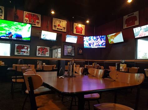 Buffalo Wild Wings Grill And Bar Calgary Restaurant Reviews Photos