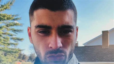 Zayn Malik Curhat Kisah Cintanya Soal Barisan Para Mantan Hingga