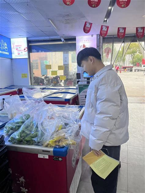 开展食品安全抽检 筑牢美丽城镇食安防线 新华生活 新时代美好生活