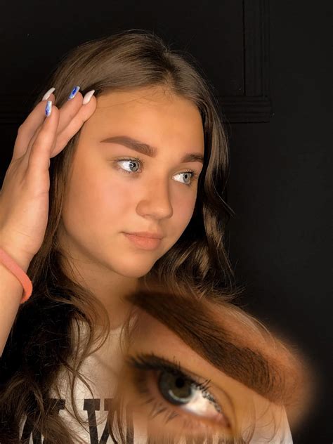 Irina Lash Kyiv В детстве я рисовала Даже закончила художественную школу 👩‍🎨 Сейчас иногда